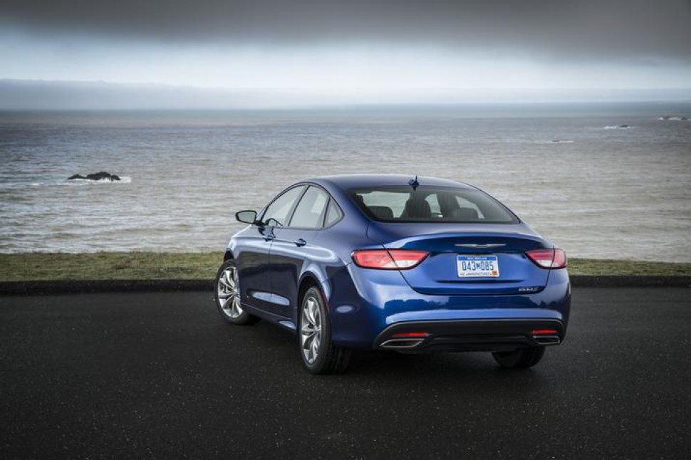 Chrysler 200 technical specifications and fuel economy